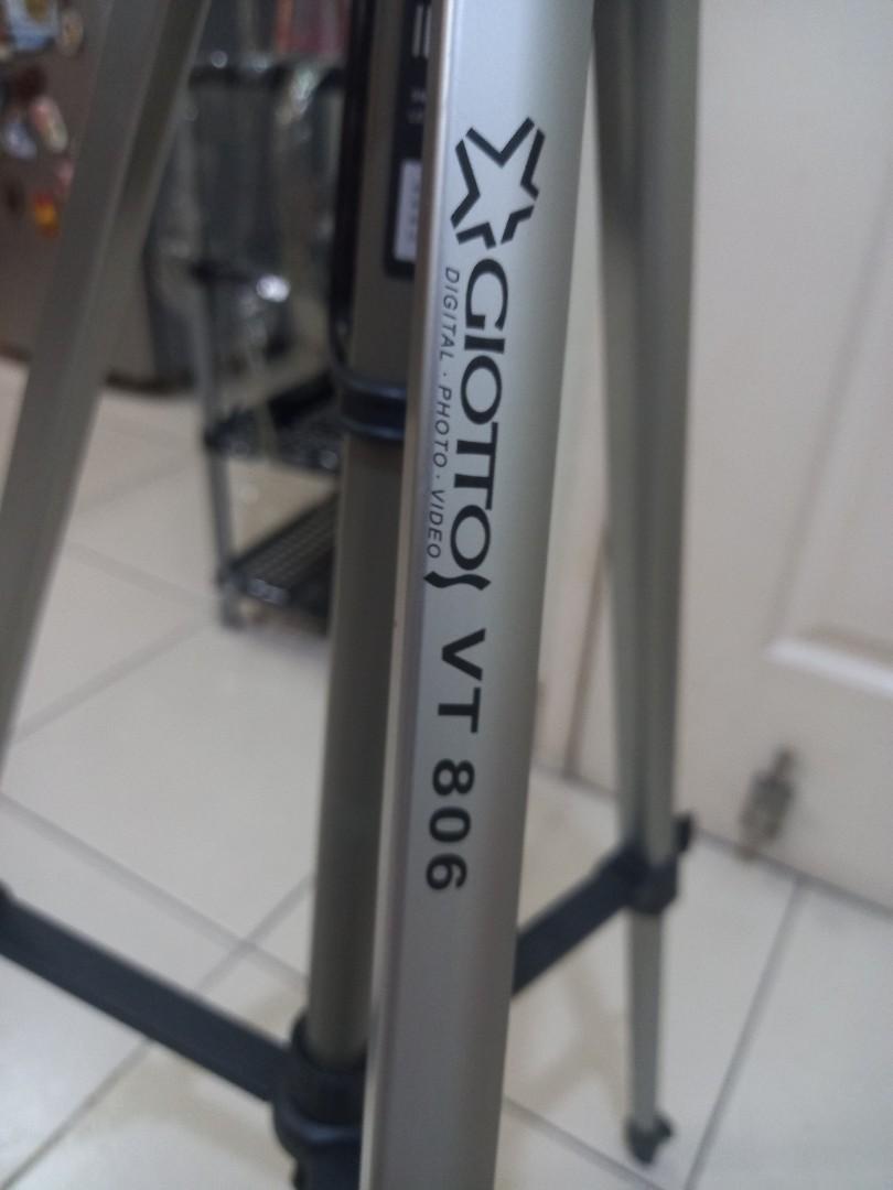 Giottoa VT806 Tripod, Photography, Photography Accessories, Tripods & Monopods on Carousell