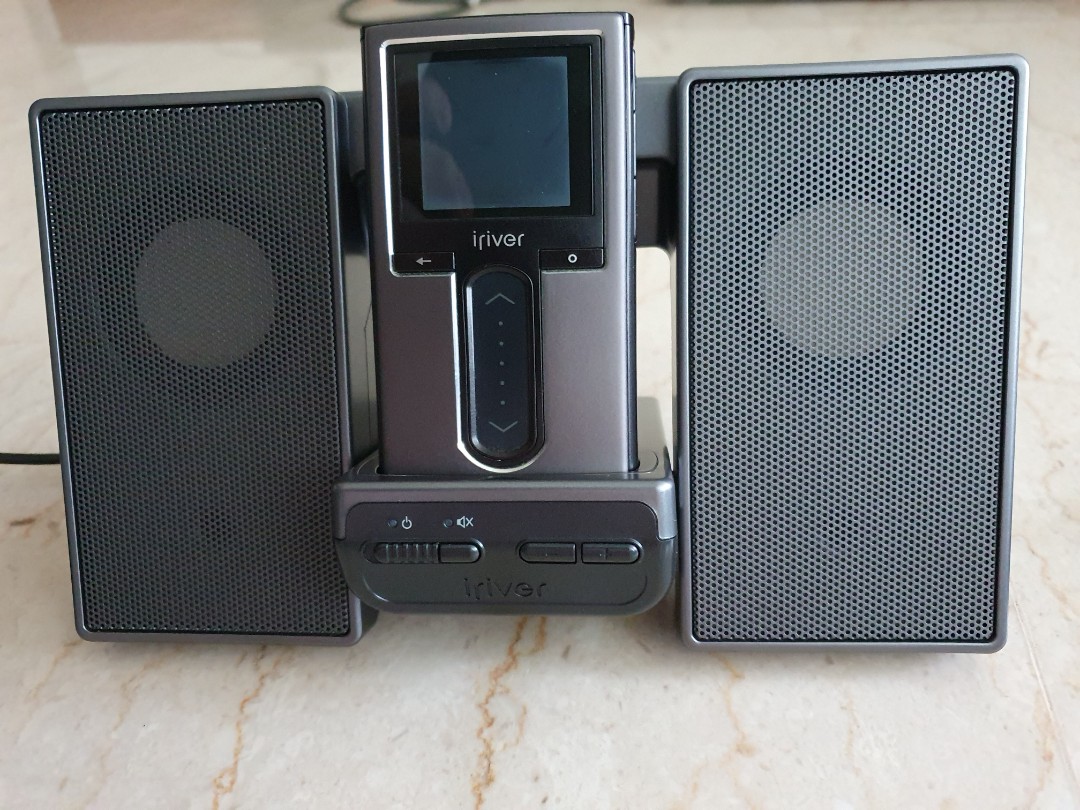 Rare IRiver H10 plus foldable Docking Speakers, Audio, Portable Music ...