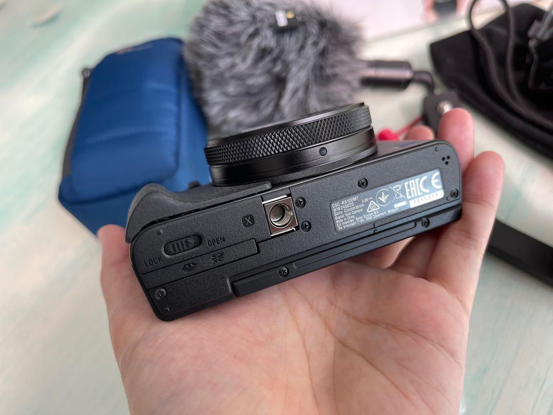Sony RX100 m7 VII body + shooting grip kit, Photography, Cameras on ...