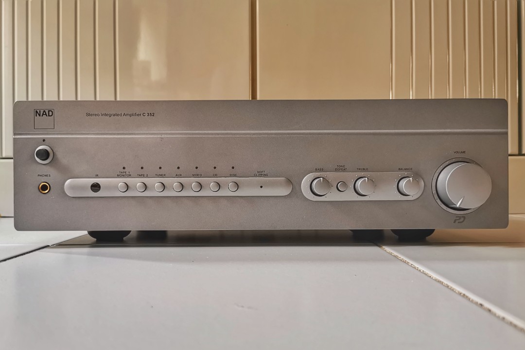 NAD C352 Integrated amplifier, Audio, Soundbars, Speakers & Amplifiers ...