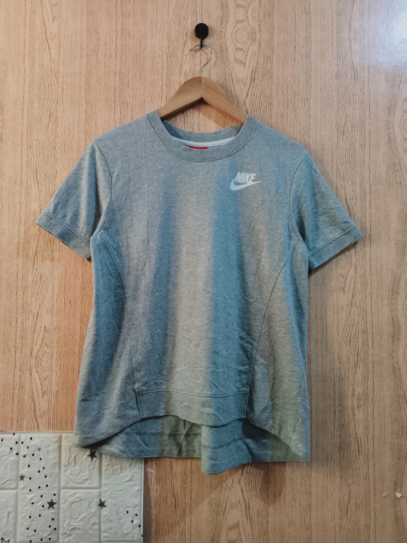 Nike red tag authentic", Men's Fashion, Tops & Sets, Tshirts & Polo ...