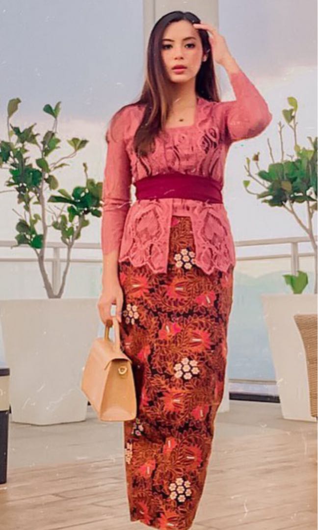 Pammela kebaya, Women's Fashion, Dresses & Sets, Traditional & Ethnic ...