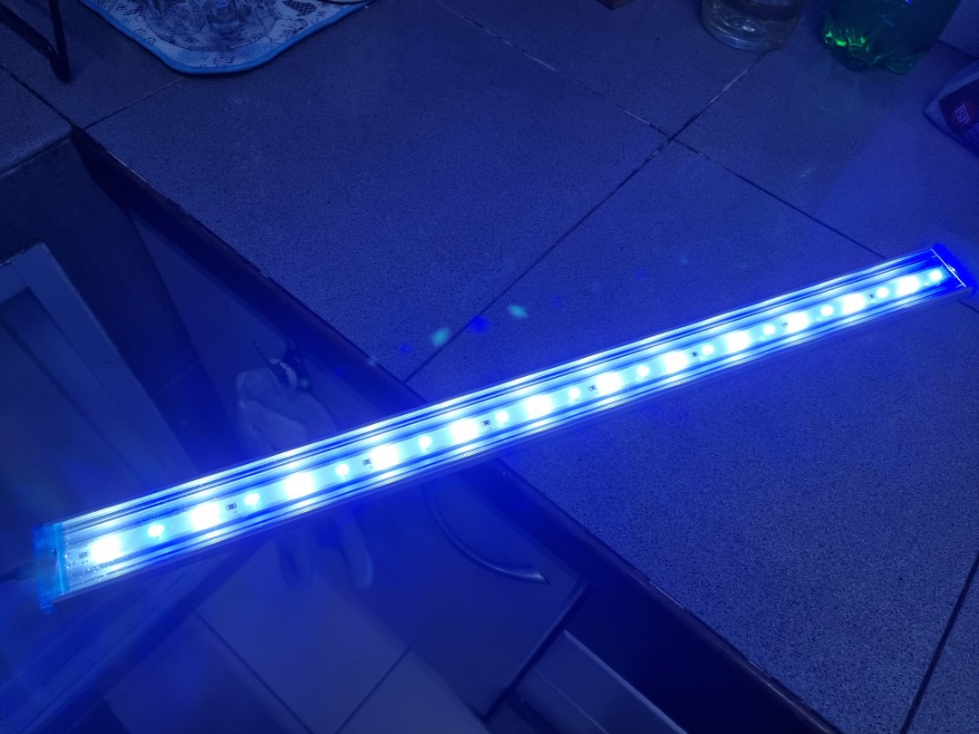 Aquazonic light, Pet Supplies, Homes & Other Pet Accessories on Carousell