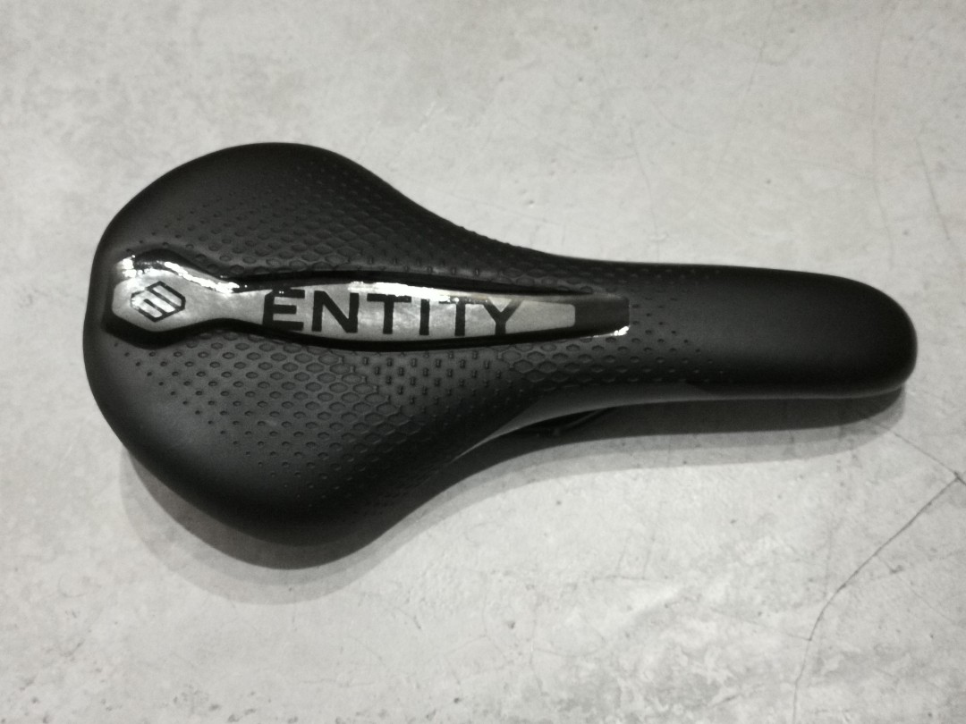 Entity Void saddle/seat, Sports Equipment, Bicycles & Parts, Bicycles ...