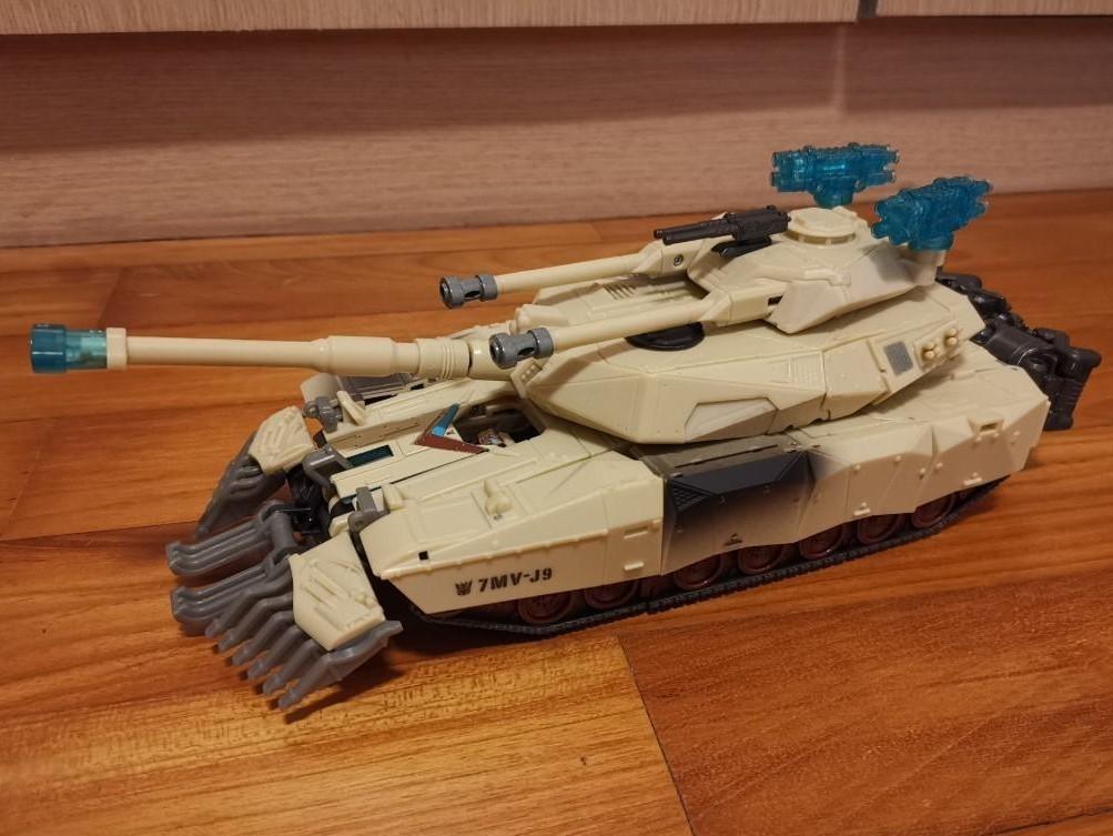 Clearing stuff, self-collect: Leader Class Decepticon Brawl M1A1 main ...