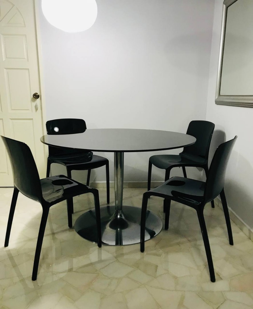 Calligaris Dining Table (Designed and Made in Italy), Furniture & Home ...