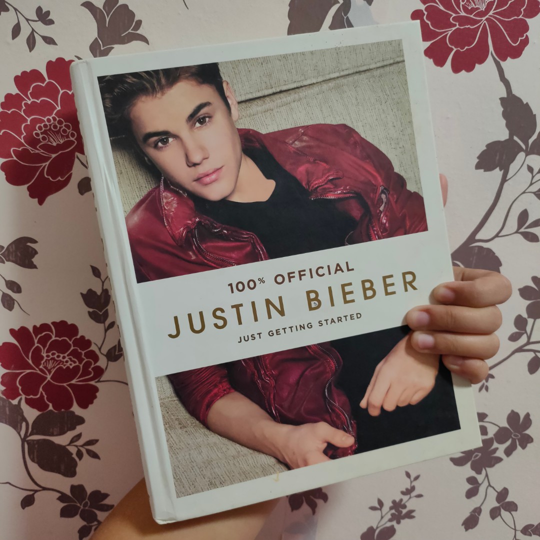 Justin Bieber 100% Official Book, Hobbies & Toys, Books & Magazines ...