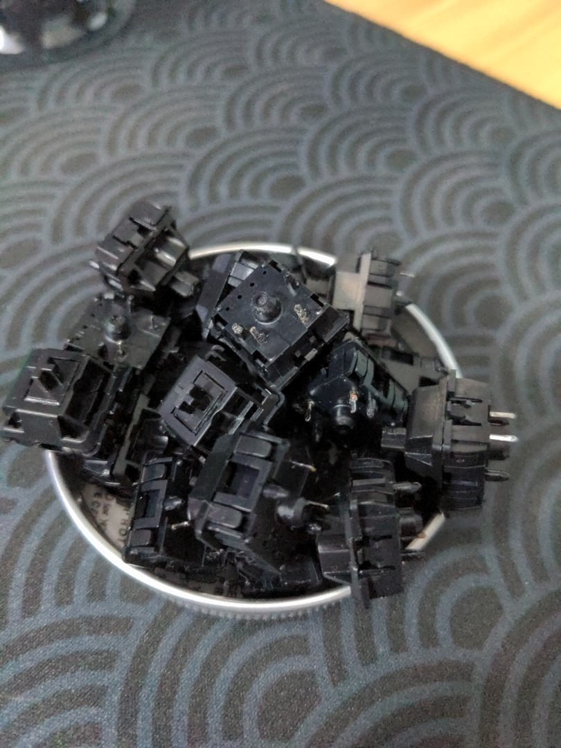 Lubed H1 switches spring swapped x100, Computers & Tech, Parts ...