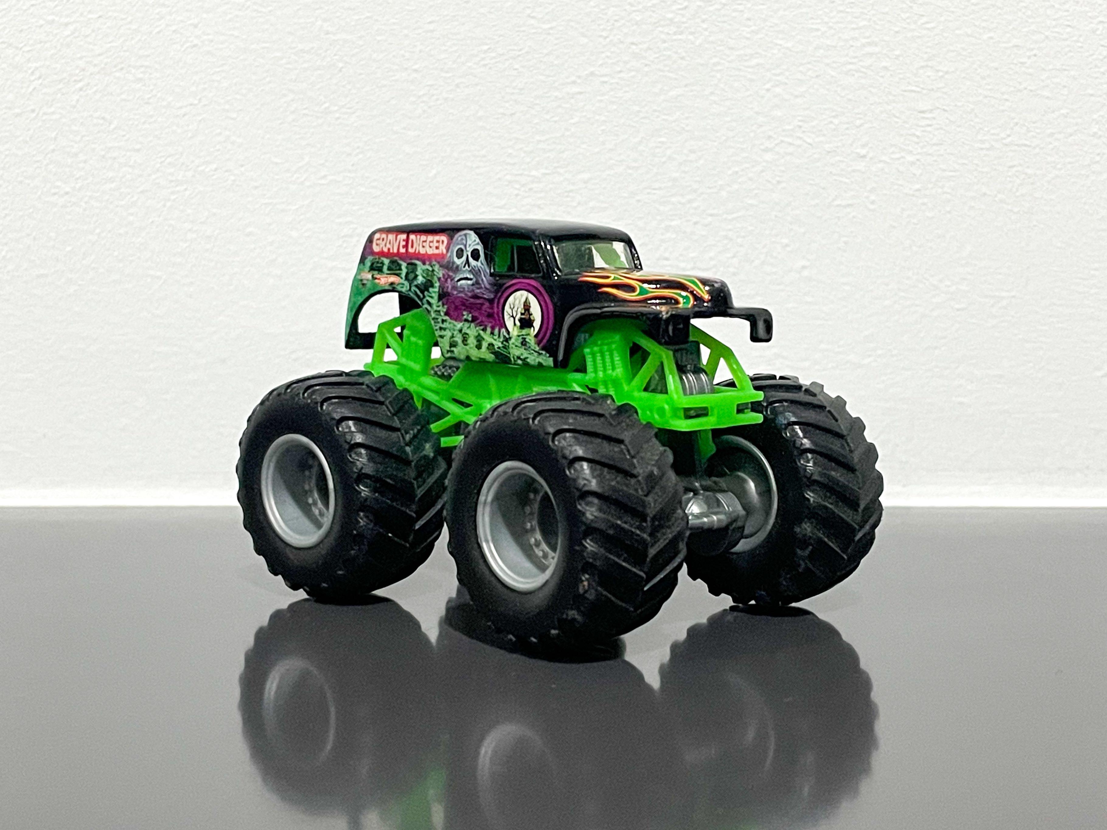 Monster Jam Grave Digger (Hot Wheels), Hobbies & Toys, Toys & Games on ...