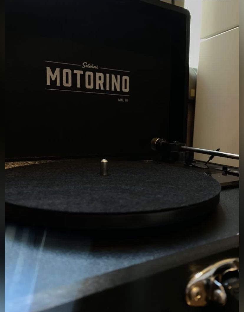 Motorino MK III Record Player/Turntable, Audio, Portable Music Players ...