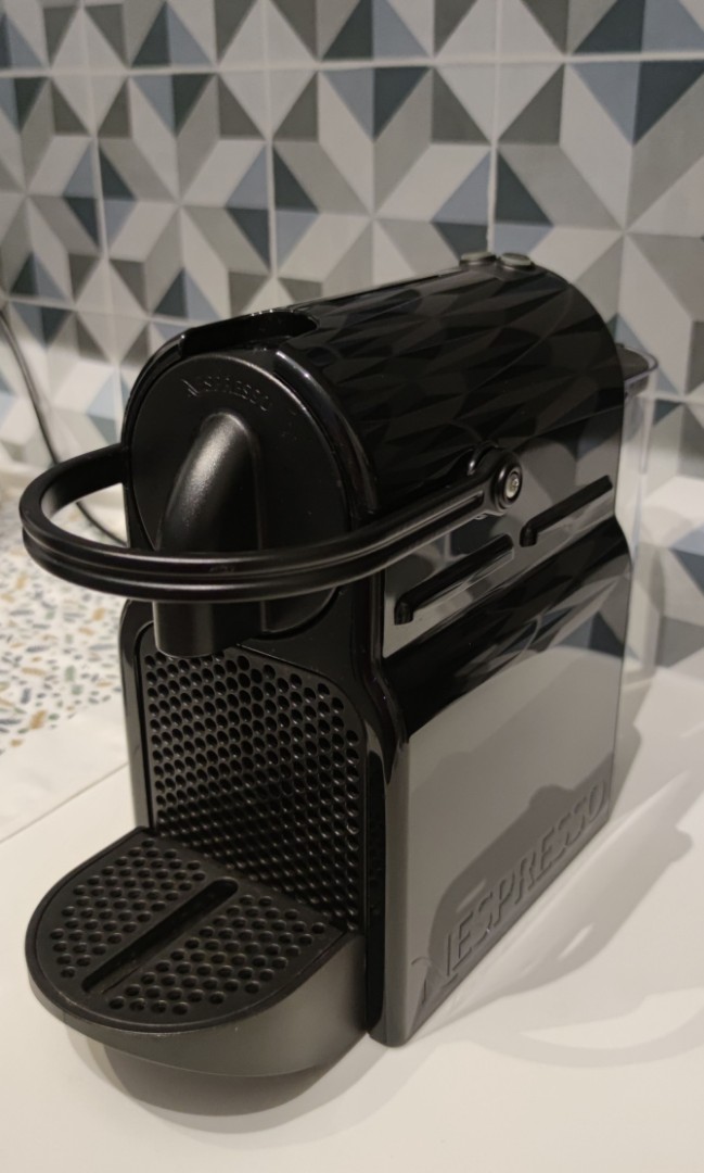 Nespresso Innisa Coffee Machine (Black) with Frother, TV & Home ...