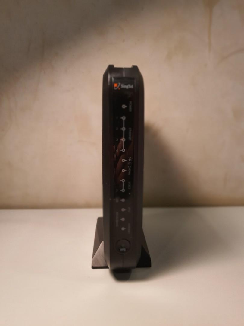 SingTel Aztech DSL7002GRV(S) Router, Computers & Tech, Parts ...