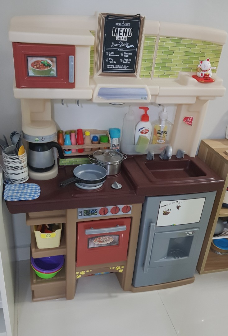 Step 2 Toy Kitchen, Hobbies & Toys, Toys & Games on Carousell