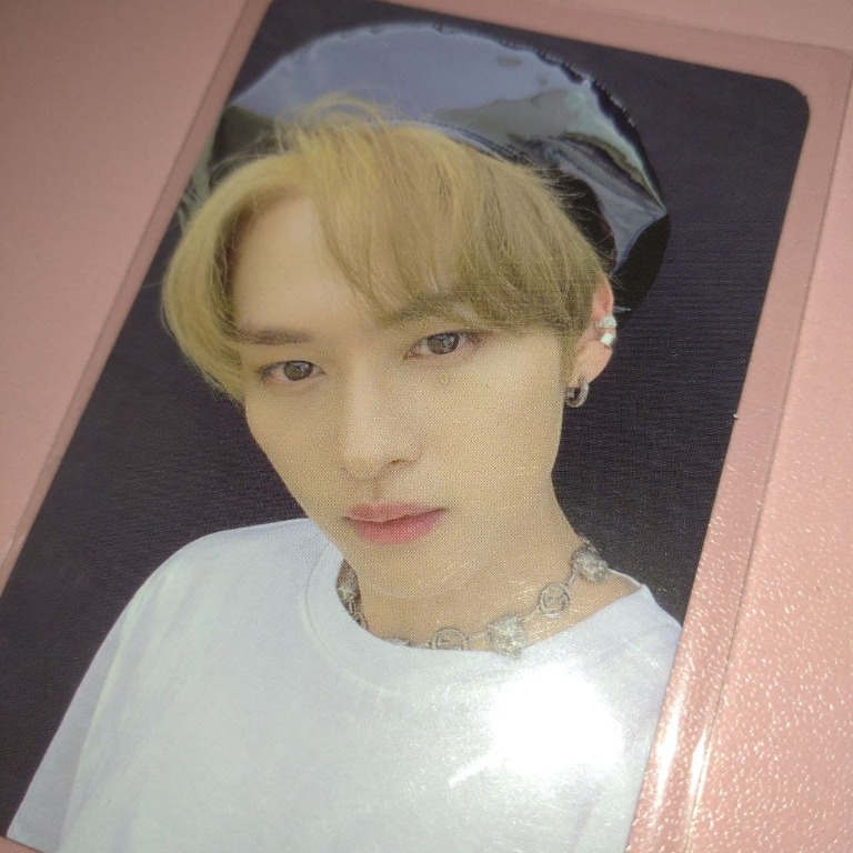 STRAY KIDS LEE KNOW BERET PC NOEASY, Hobbies & Toys, Collectibles ...