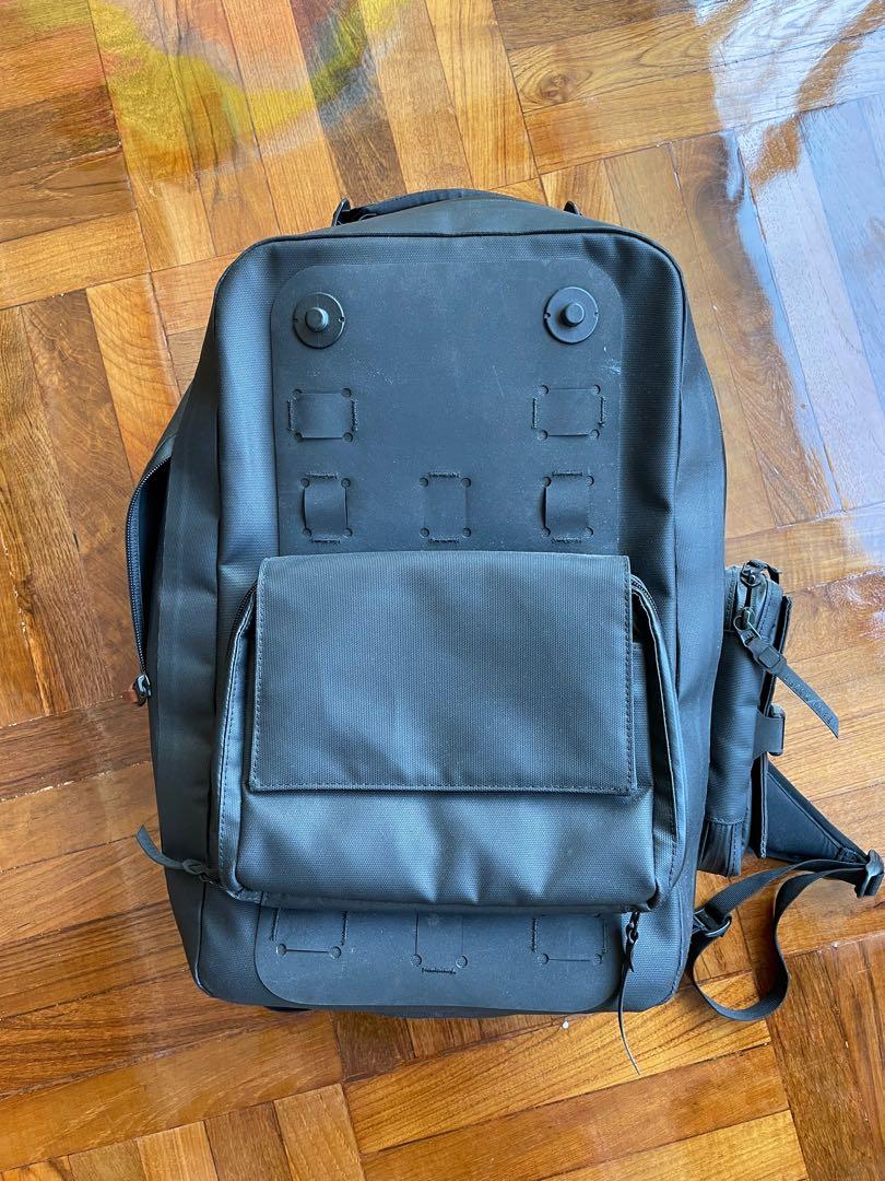 Black Ember citadel modular backpack, 男裝, 袋, 背包 - Carousell