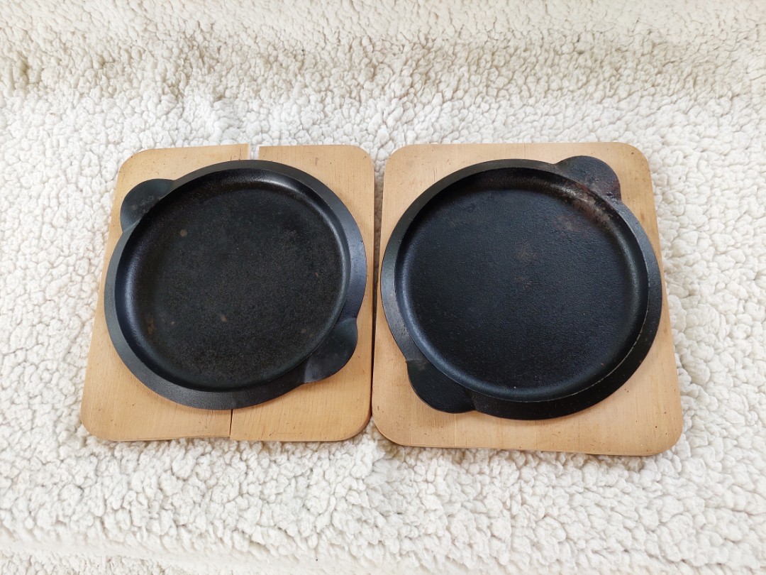 Cast iron steak plates set 2pcs, Furniture & Home Living, Kitchenware ...
