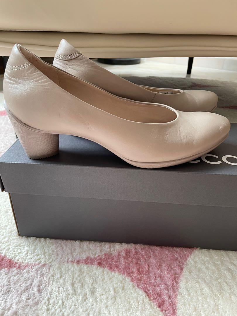 Ecco sculptured 45 heel pump, Women's Fashion, Footwear, Heels on Carousell