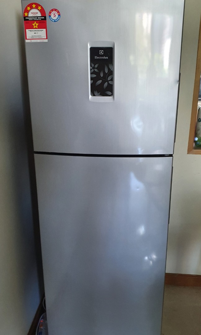 Electrolux 254L Fridge Freezer, TV & Home Appliances, Kitchen ...