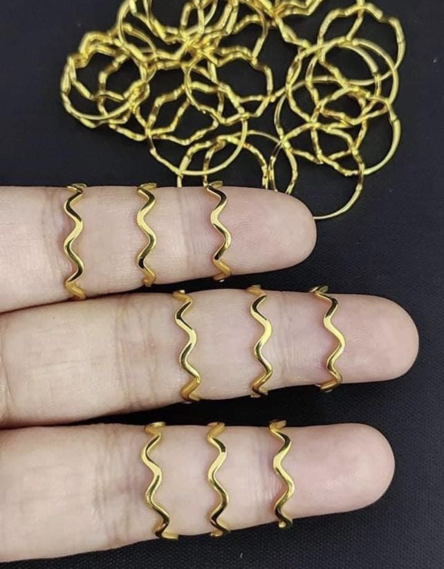 Minimalist 18K Gold Rings, Women's Fashion, Jewelry & Organizers, Rings on Carousell