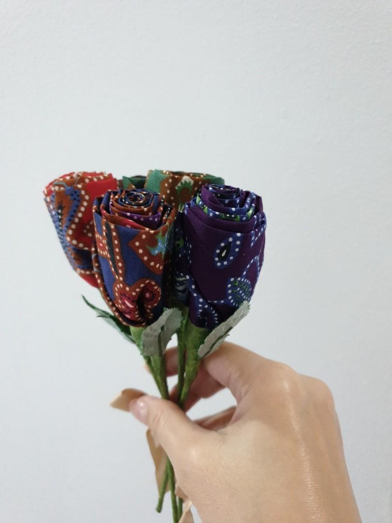 SQ SIA batik roses 5 colours, Hobbies & Toys, Stationery & Craft ...