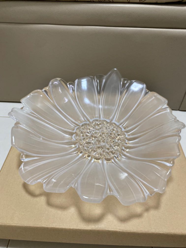 Sunflower Display Glass Plate, Furniture & Home Living, Home Decor ...