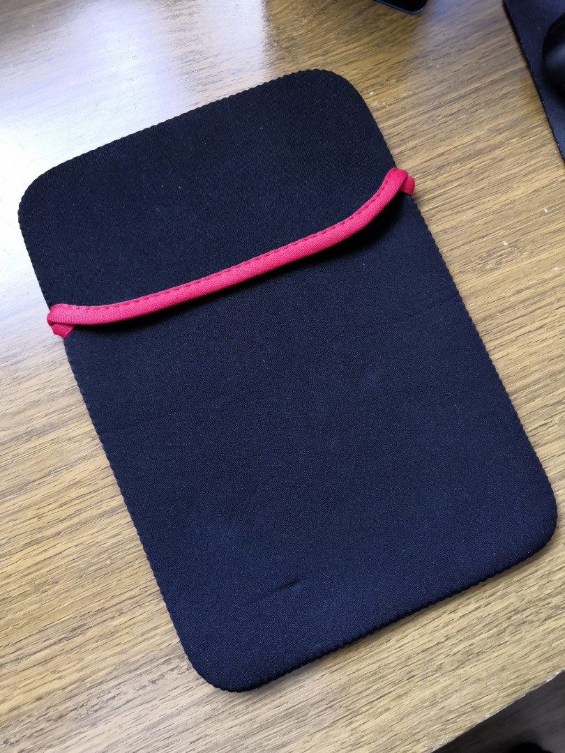 Tablet Pocket, 電腦 ＆ 平板電腦, 電腦周邊產品, 手提電腦袋 - Carousell