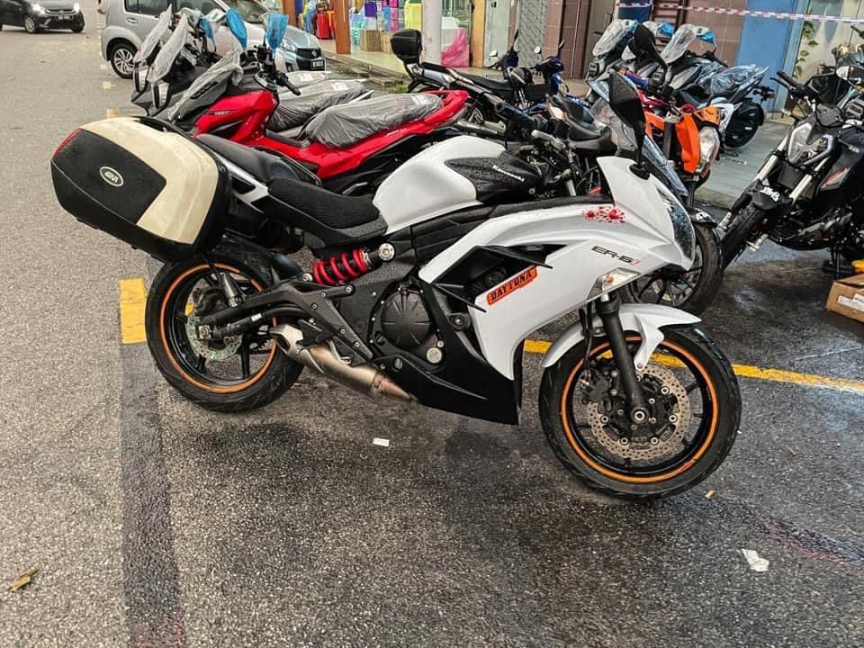 2013 Kawasaki Er6f Er6 with Givi Side Box, Motorbikes on Carousell