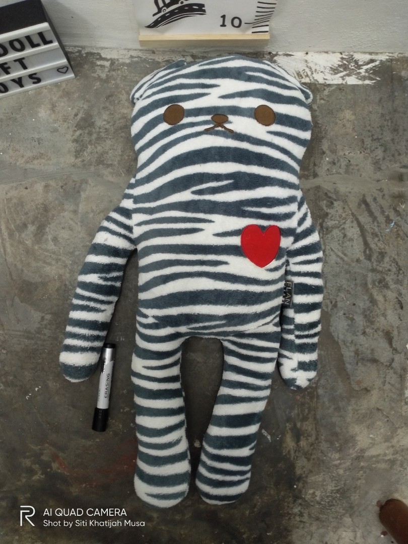 Amuse Flan Safari Hugging Plush Toy, Hobbies & Toys, Toys & Games on ...