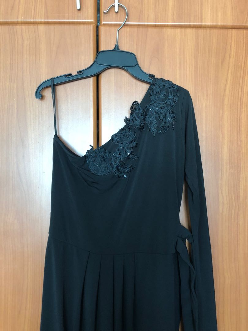 Black Asymmetrical Gown by Pablo Cabahug, Women's Fashion, Dresses ...