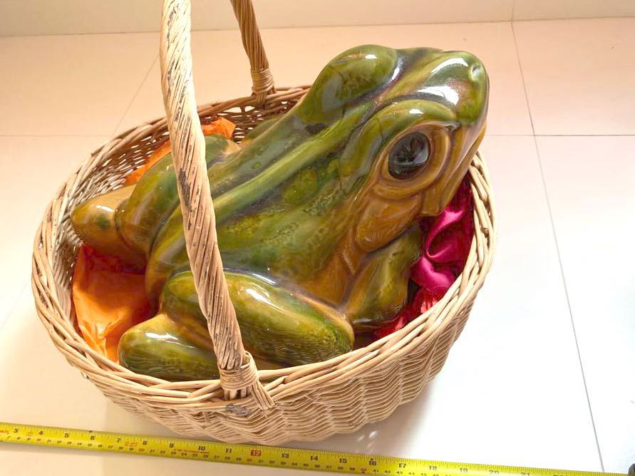LUCKY KAERU FROG - DOOR GUARDIAN, Furniture & Home Living, Gardening ...