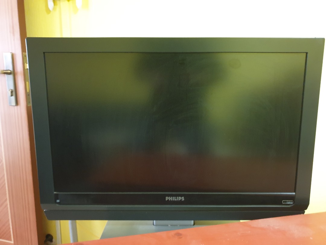 Philips LCD, TV & Home Appliances, TV & Entertainment, TV on Carousell