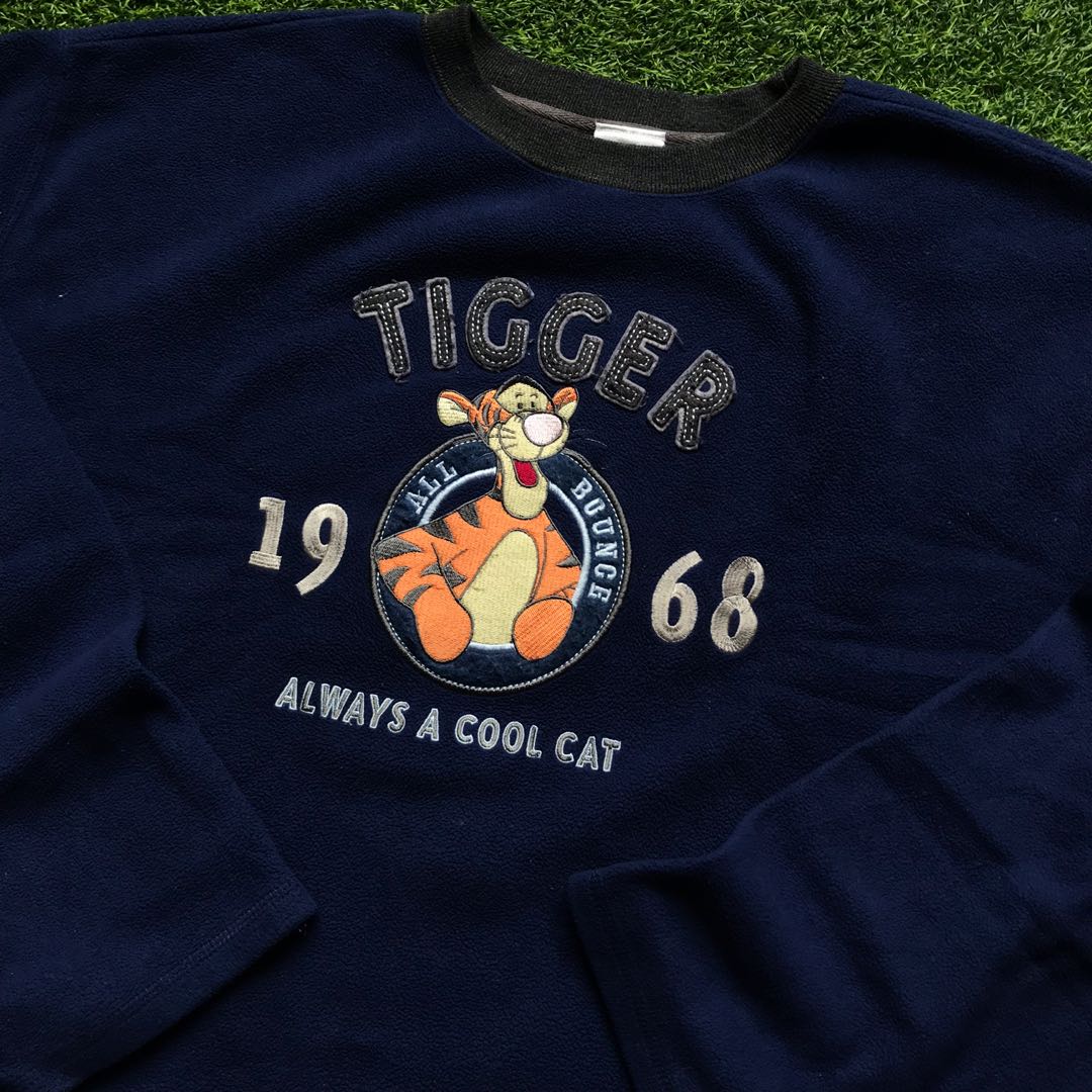 Vintage Tigger Fleece Crewneck, Men's Fashion, Coats, Jackets and ...