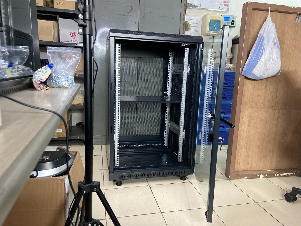 Data rack server rack data cabinet 18u, Commercial & Industrial ...