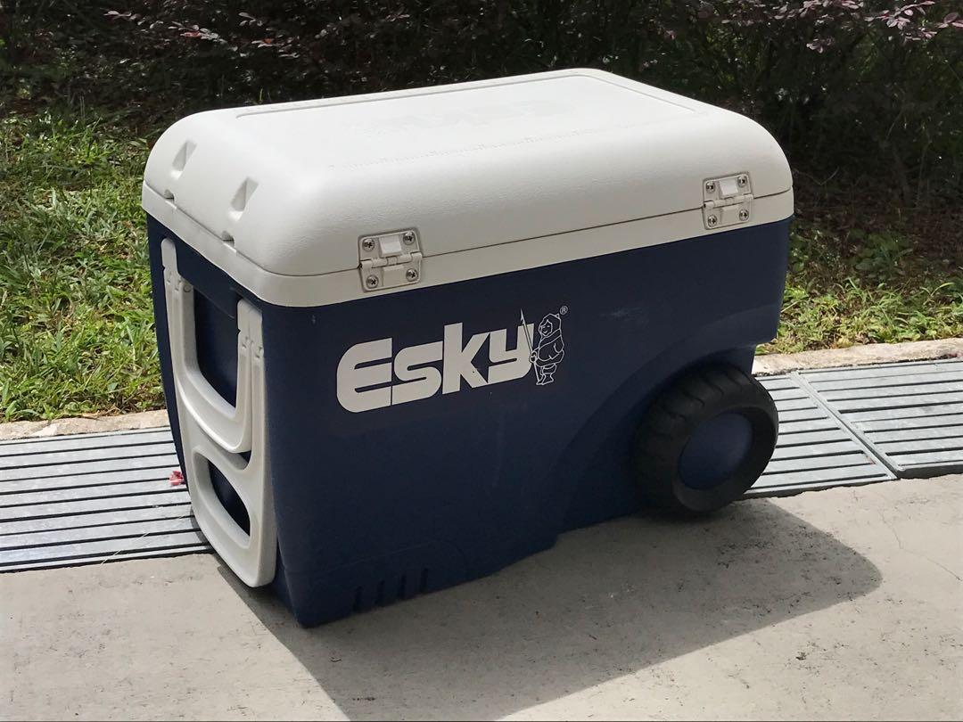 (RESV 9-2) ESKY Cooler Box on Wheels 65L , Sports Equipment, Fishing on ...