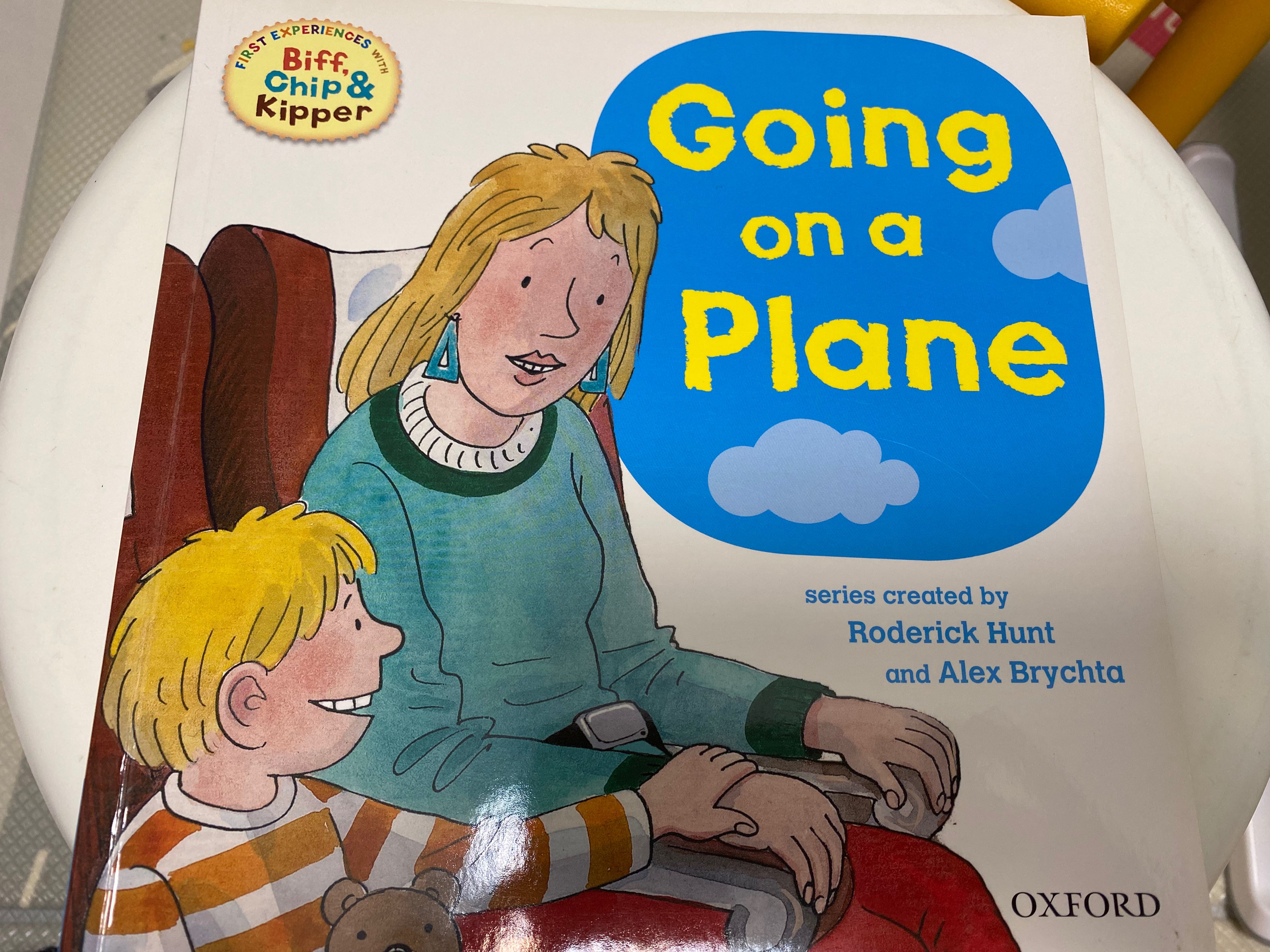 Oxford readers: Going on a Plane, 興趣及遊戲, 書本 & 文具, 小朋友書 - Carousell