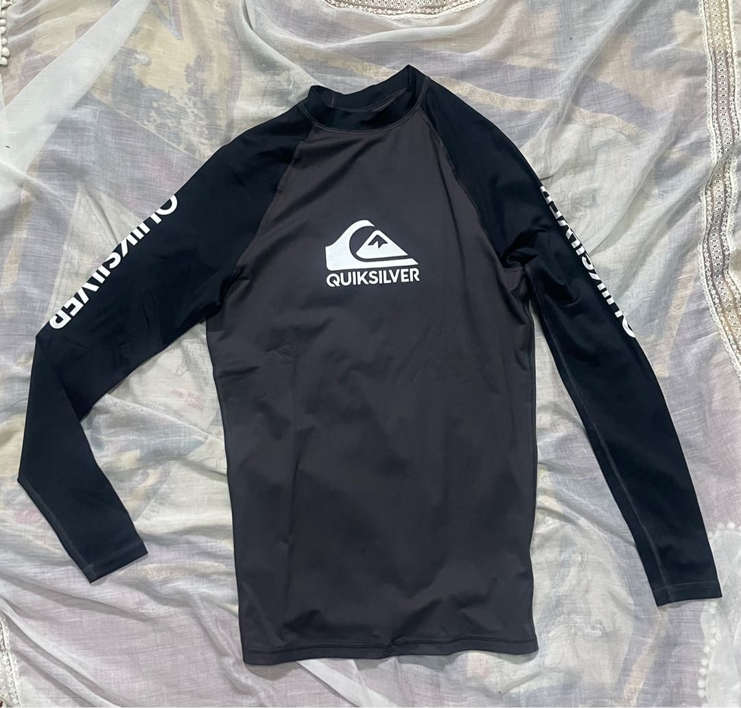 Quicksilver rash guard original, Men's Fashion, Activewear on Carousell