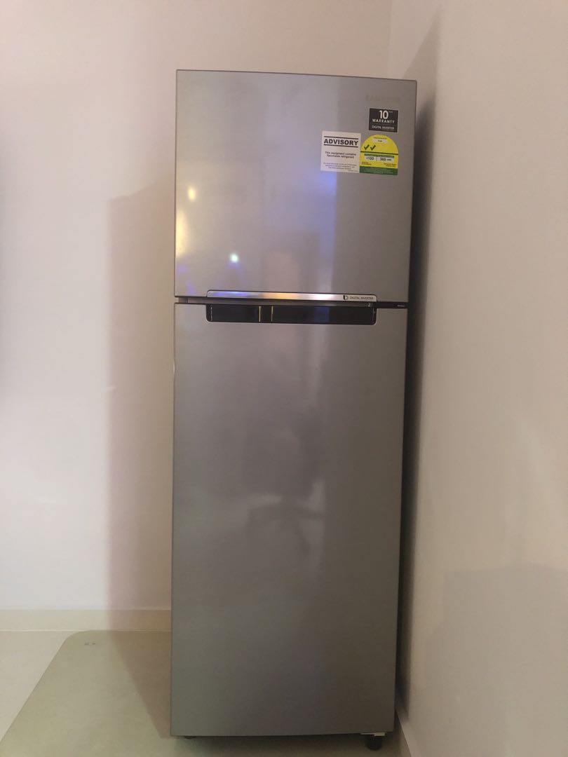 Samsung fridge 2 years old only, TV & Home Appliances, Kitchen ...