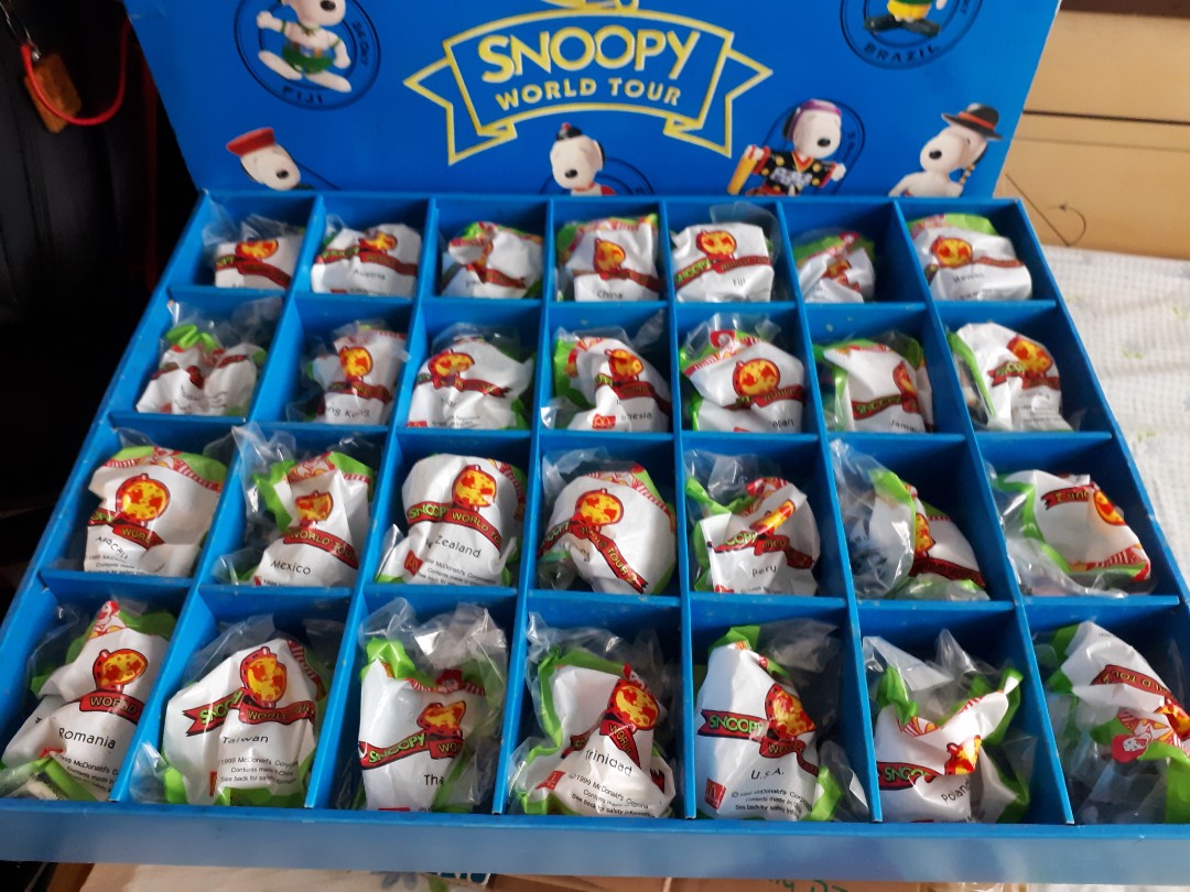 Snoopy World Tour by McDonald's, Hobbies & Toys, Memorabilia ...