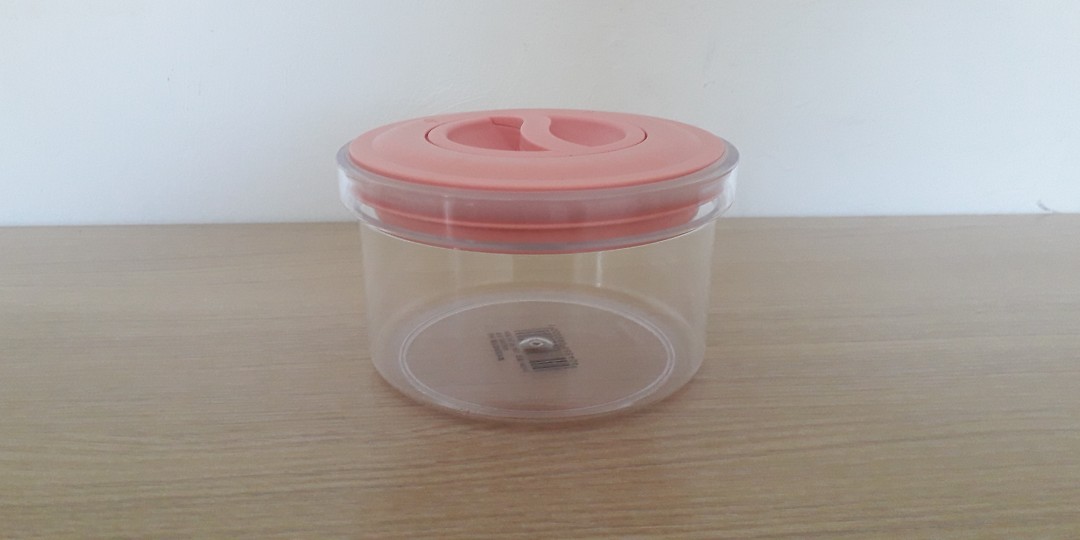 Vacuum lock round food container, Furniture & Home Living, Kitchenware ...
