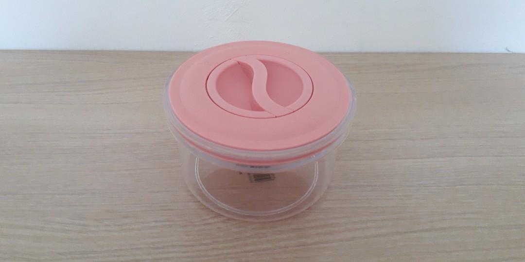 Vacuum lock round food container, Furniture & Home Living, Kitchenware ...