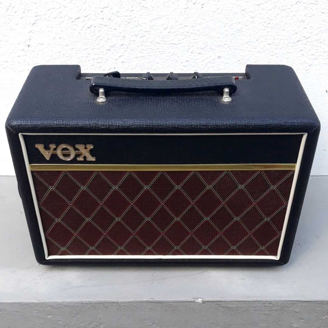 VOX Pathfinder 10, Hobbies & Toys, Music & Media, Music Accessories on ...