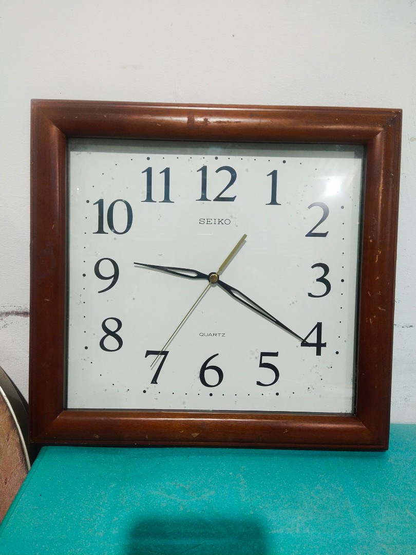 Wall Clock (read description), Furniture & Home Living, Home Decor ...