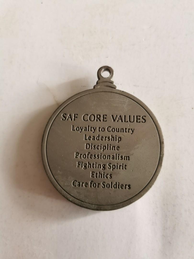Badge Medal SI Spec SAF metal Singapore Arm Forces, Hobbies & Toys ...
