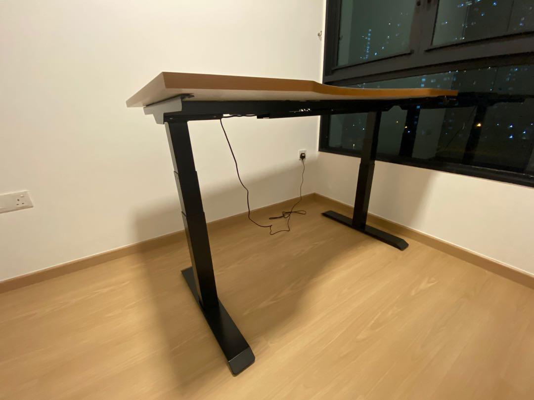 1.4m Ergonomic electric Study Table (stand/sit desk), Furniture & Home ...