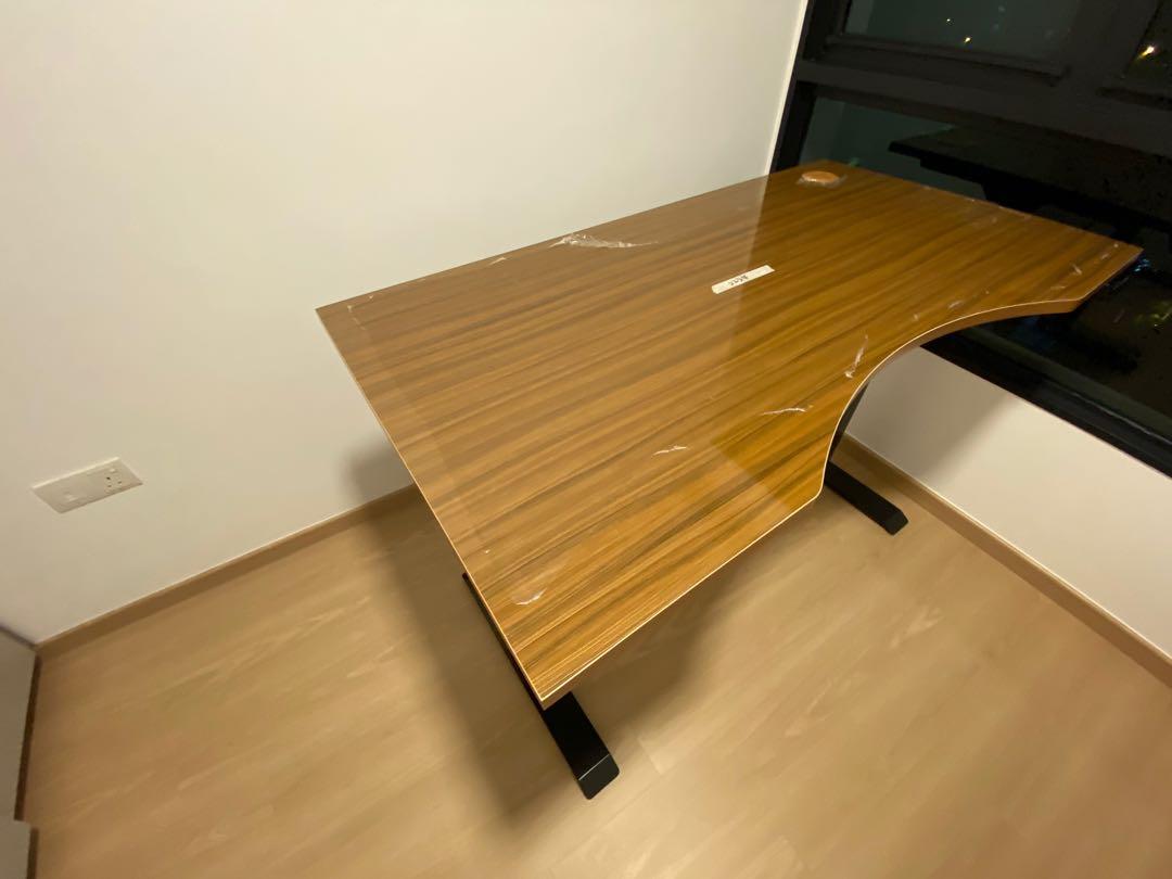 1.4m Ergonomic electric Study Table (stand/sit desk), Furniture & Home ...