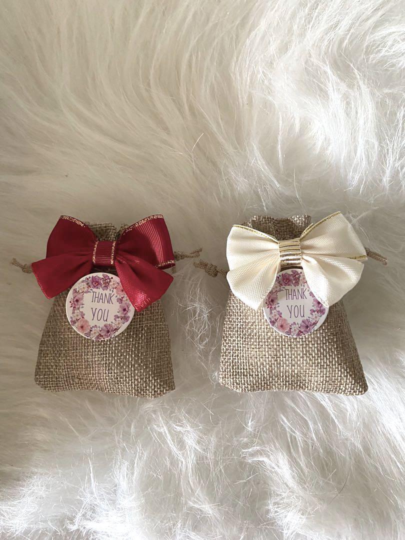 Bunga Rampai mini pouch, Women's Fashion, Muslimah Fashion, Accessories ...