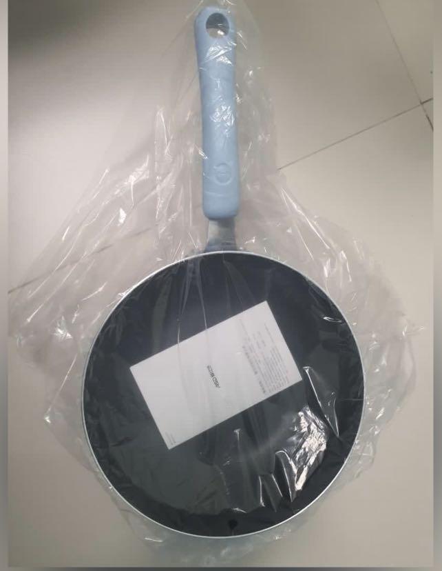 Doraemon 24cm wok pan, TV & Home Appliances, Kitchen Appliances ...