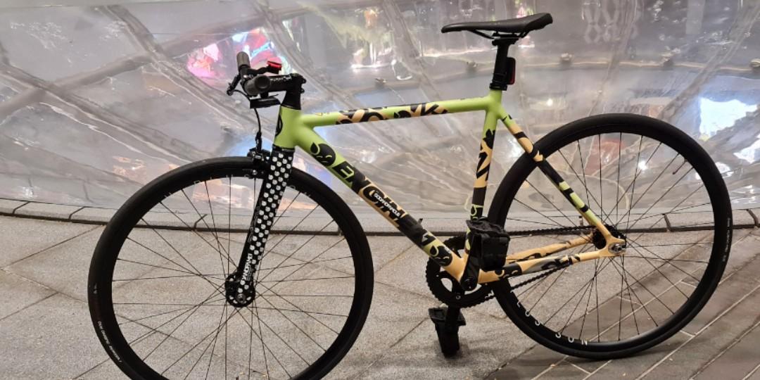 Engine 11 x God and famous, Sports Equipment, Bicycles & Parts ...