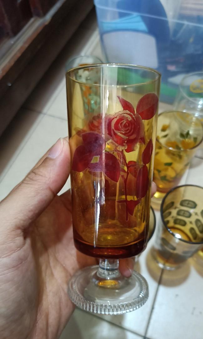 Gelas berkaki vintage, Furniture & Home Living, Home Decor, Vases & Decorative Bowls on Carousell