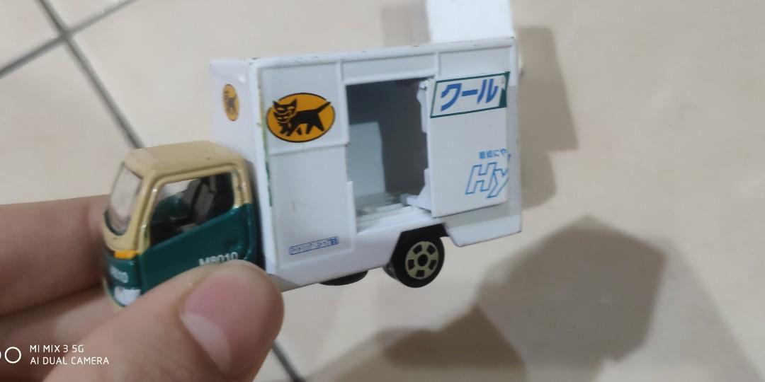 japan pos express courier lorry truck van transporter black cat japan ...